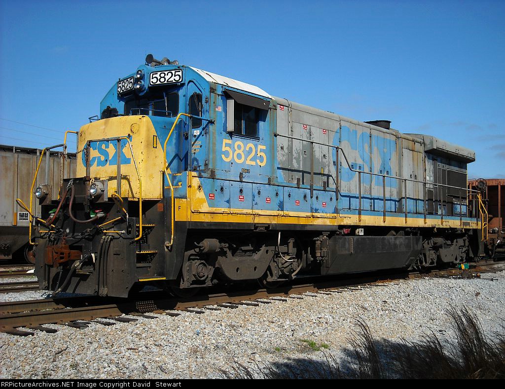 CSX B36-7 5825